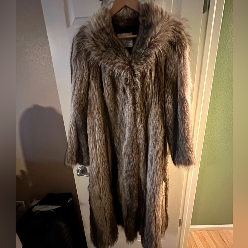 Vintage S Brody Fine Furs Long-Haired, Full-Length Ra… - Gem